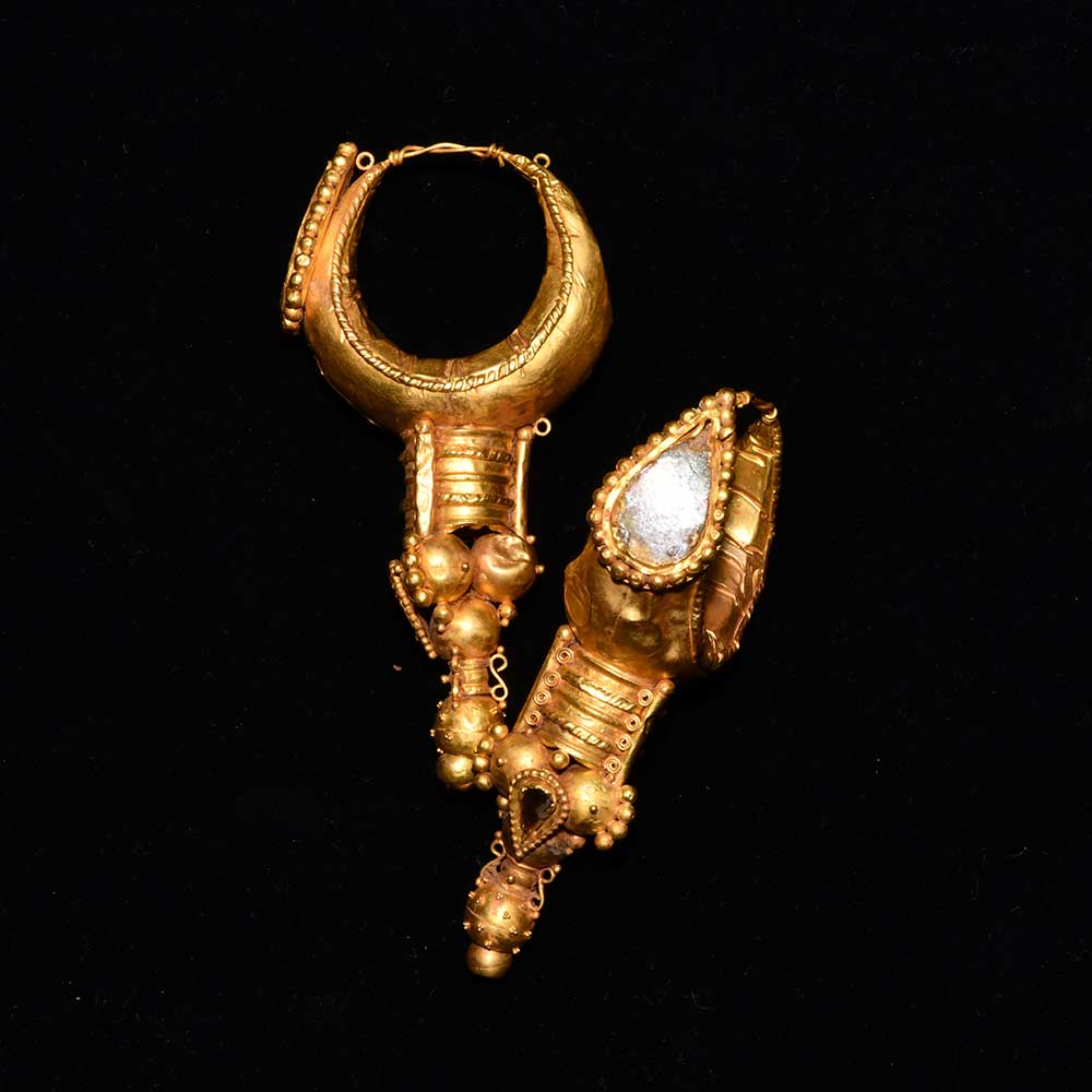* A large pair of Eastern Roman Gold Earrings, ca. 3rd century BC